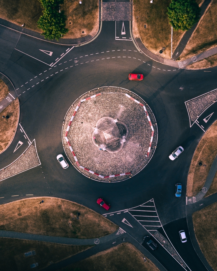 Roundabouts Rule! Safely Negotiating Roundabouts & Traffic Circles - Valley Driving School